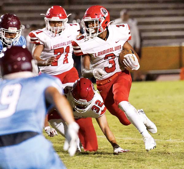Lunas Secure First Round Title With 42 0 Victory Over Bears News